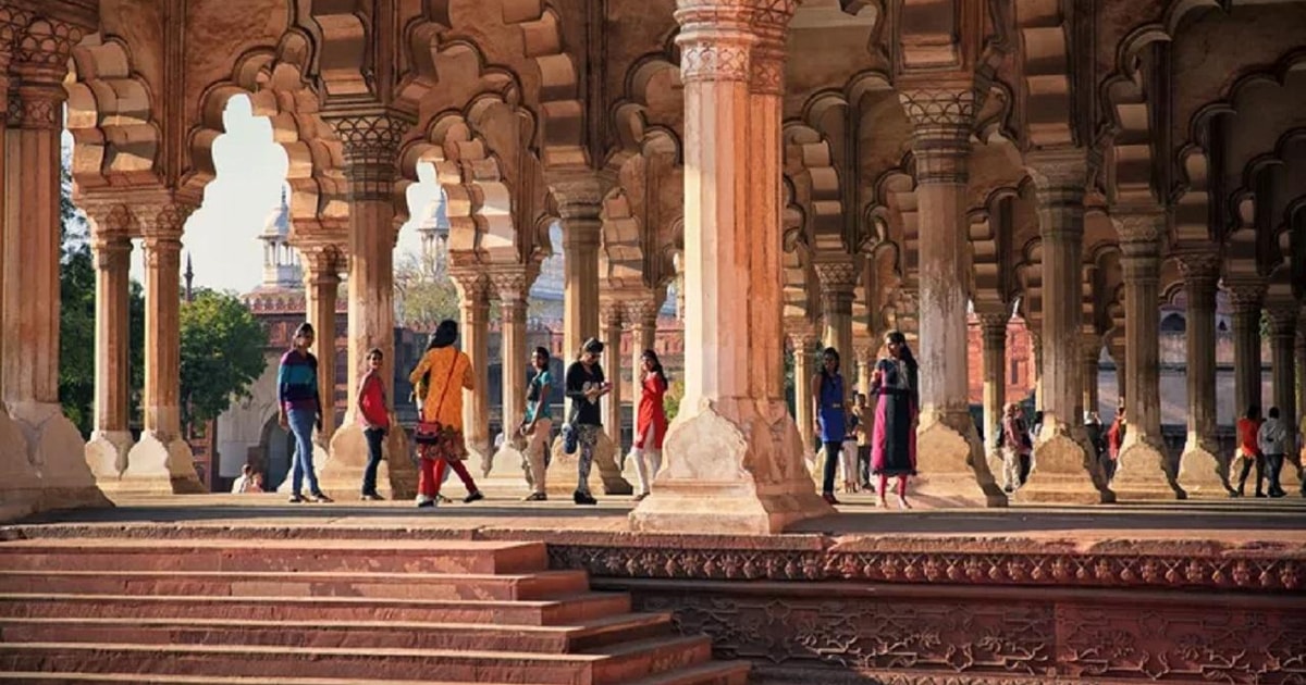 Delhi to Agra One Way Cab/Taxi | GetYourGuide