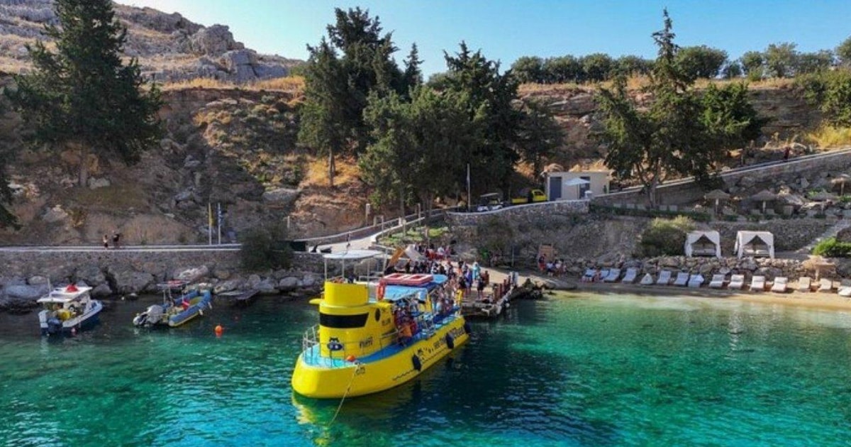 Lindos: 3 Uur Nijlpaard Onderzeeër met zwemstop bij Navarone Bay ...