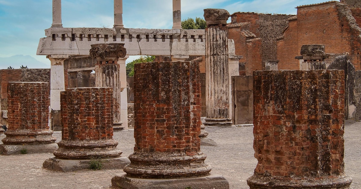 TOEGANGSTICKET POMPEII - SLA DE RIJ OVER | GetYourGuide