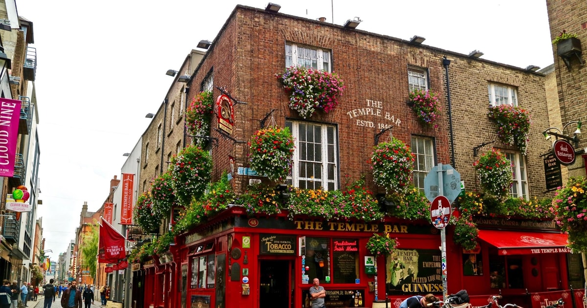 Excursão oficial a pé pelo Temple Bar da cidade de Dublin com Guinness ...