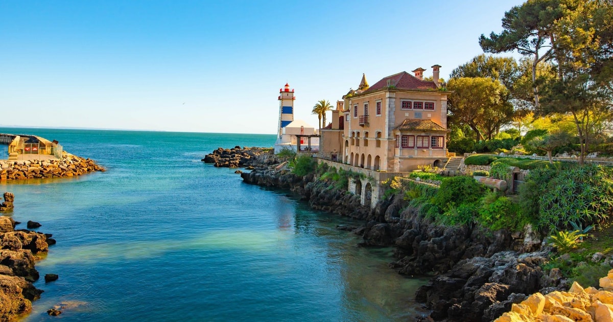Lissabon: Sintra, Pena, Regaleira, Cabo da Roca, Cascais Tour ...