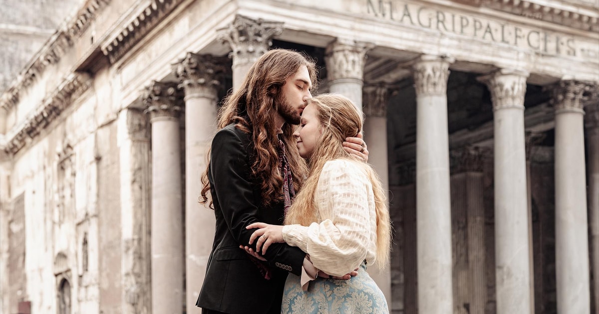 Rome: Professional Couples Photoshoot | GetYourGuide