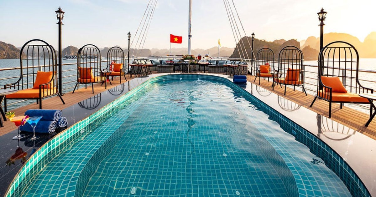 Hanoi: 5 Star Day Cruise with Jacuzzi, Kayak,Cave,Speed boat | GetYourGuide