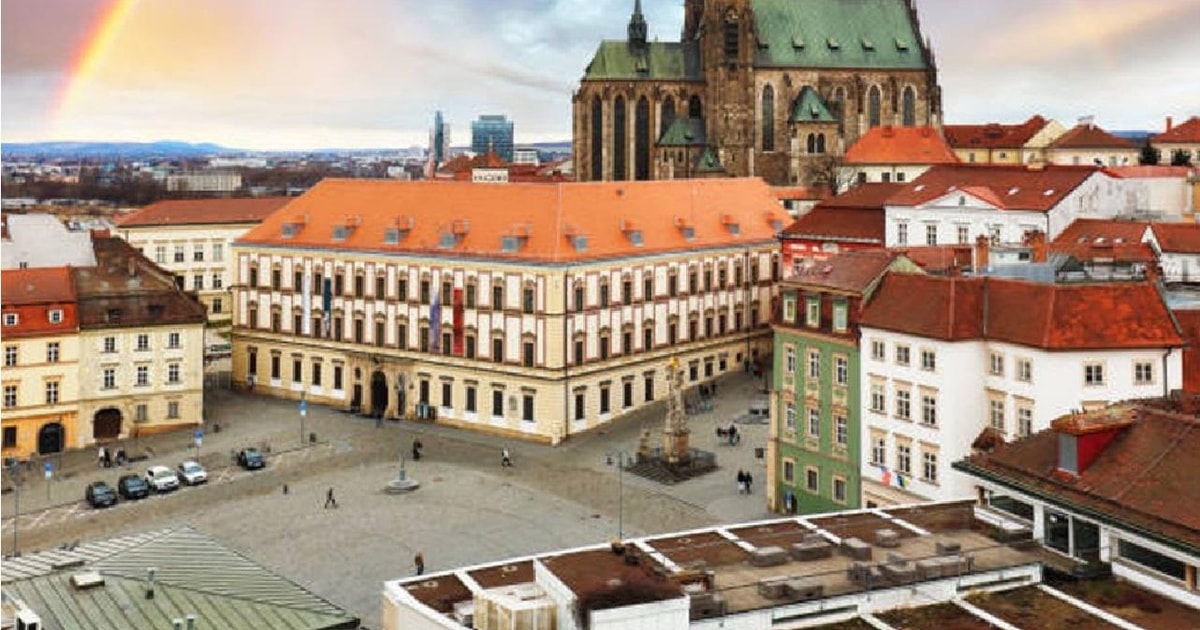 Vienna: Private transfer to Brno or Brno to Vienna | GetYourGuide