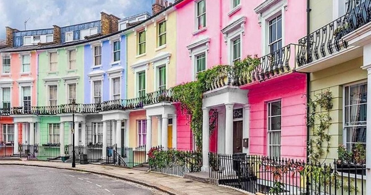 Colourful Notting Hill Photography Tour | GetYourGuide