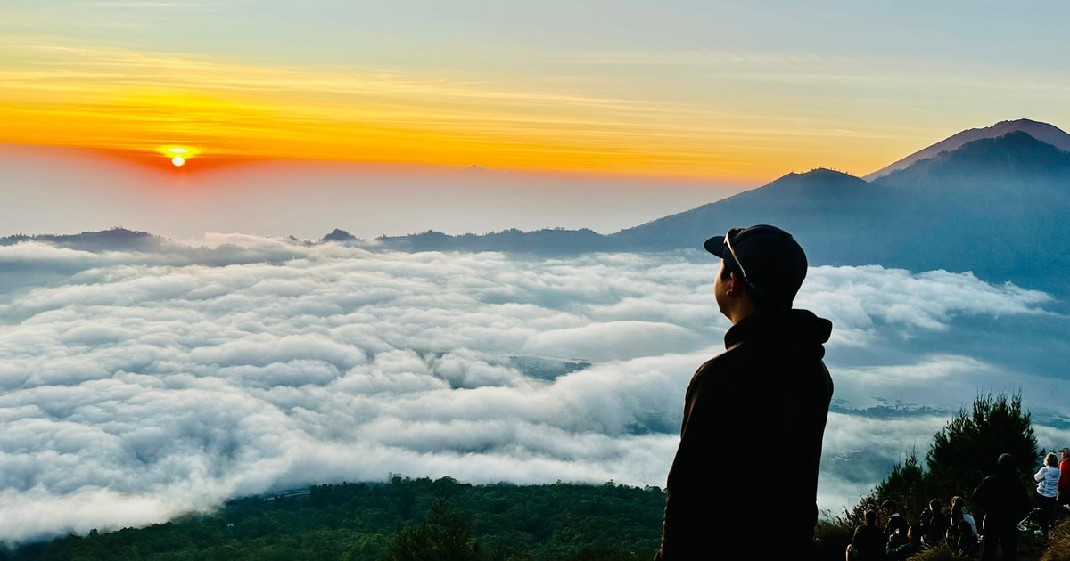 Pendakian Gunung Batur saat Matahari Terbit | GetYourGuide