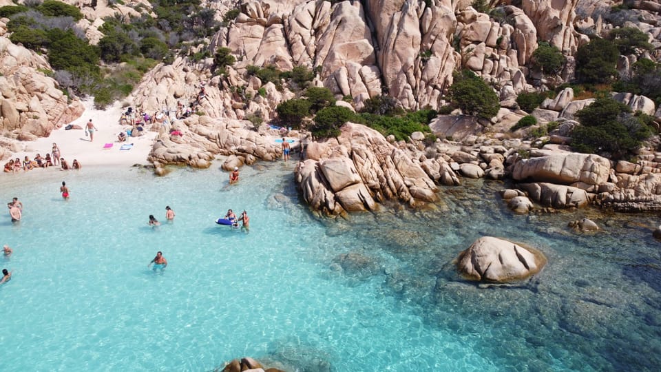 Tour en barco a Cala Coticcio Caprera y las islas de La Maddalena ...