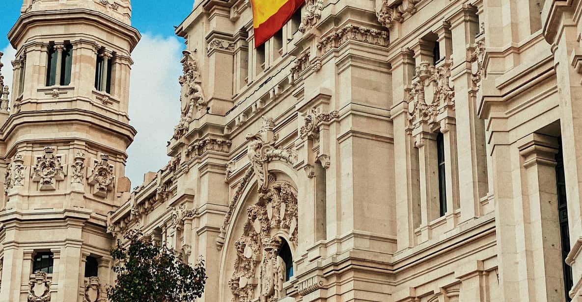 Μαδρίτη: Βασιλικό Παλάτι, Παλιά Πόλη και Περιοχή των Ποιητών | GetYourGuide