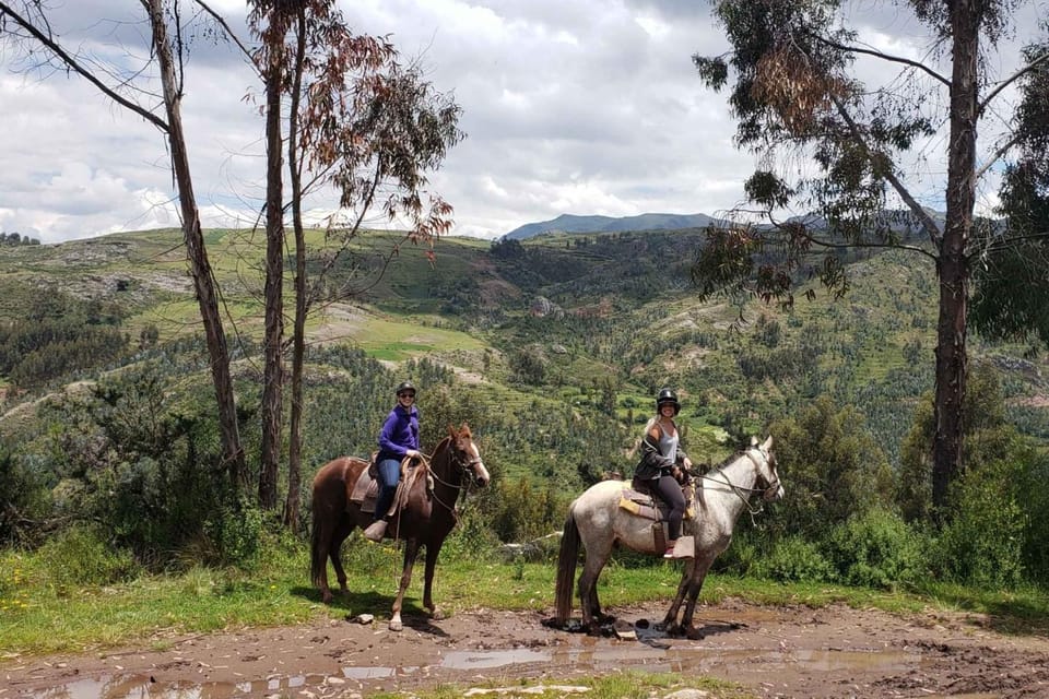 Cuzco: Cabalgata Templo de la Luna y Montaña Chacán | GetYourGuide