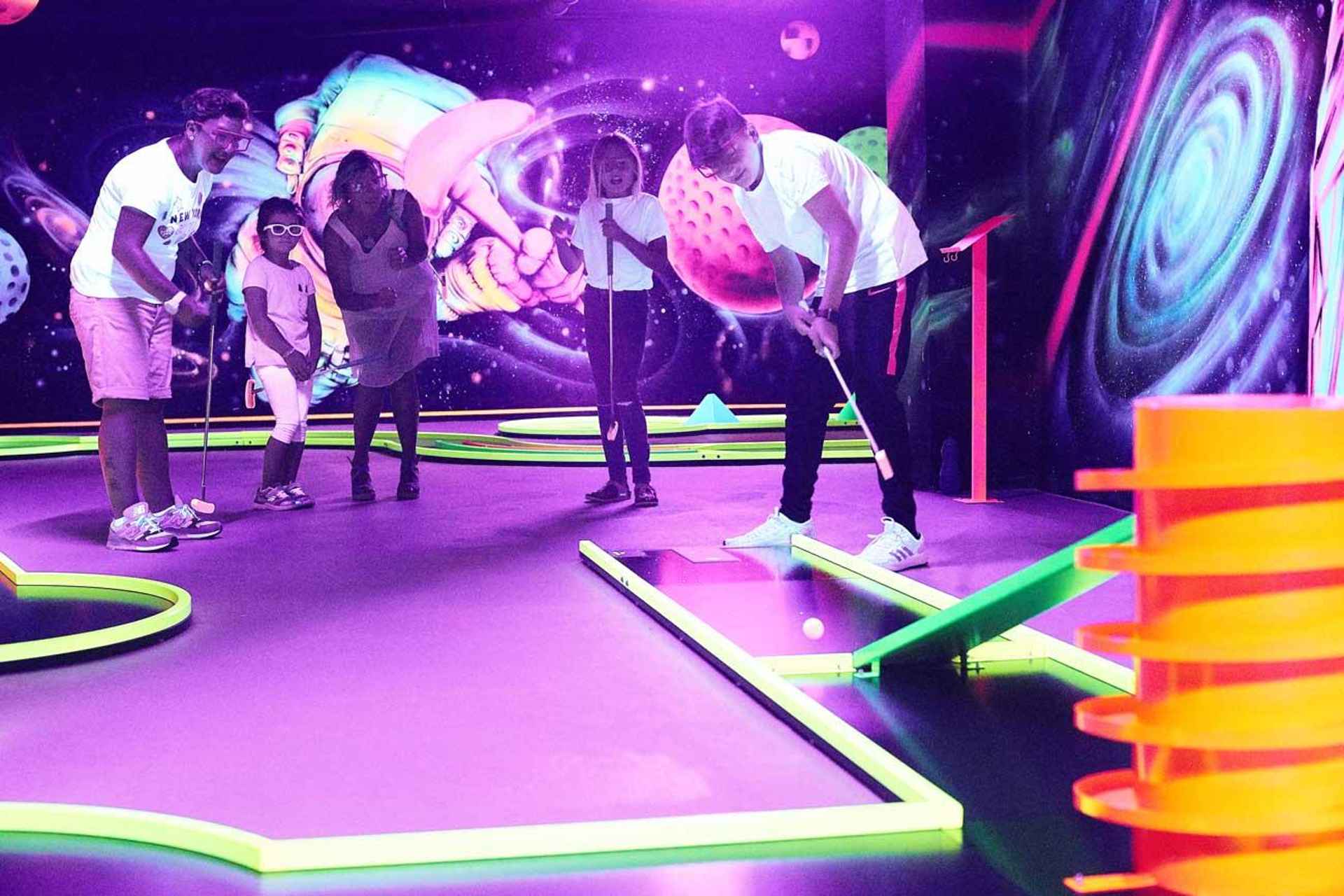 Innsbruck: Mini Golf 3D con Effetti di Luce Mozzafiato | Guide to Europe