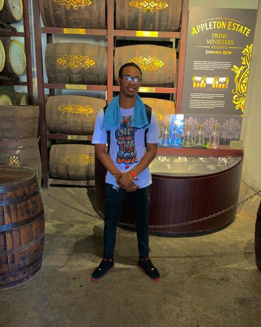 Excursión a la Fábrica de Ron Appleton y Safari por el Río Negro ...