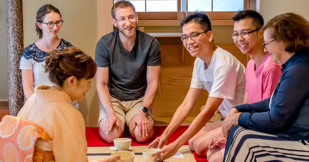 Osaka: Gåtur og matcha – fra historiske gyder til moderne gader ...