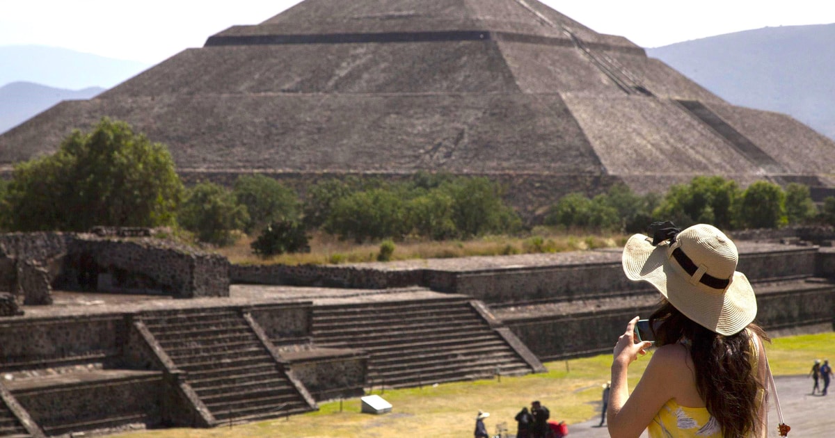 Mexico City: Tur til Teotihuacan-pyramiderne og Guadalupe-helligdommen ...