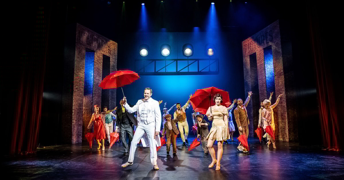Singin' in the Rain Musical in Hybernia Theatre | GetYourGuide
