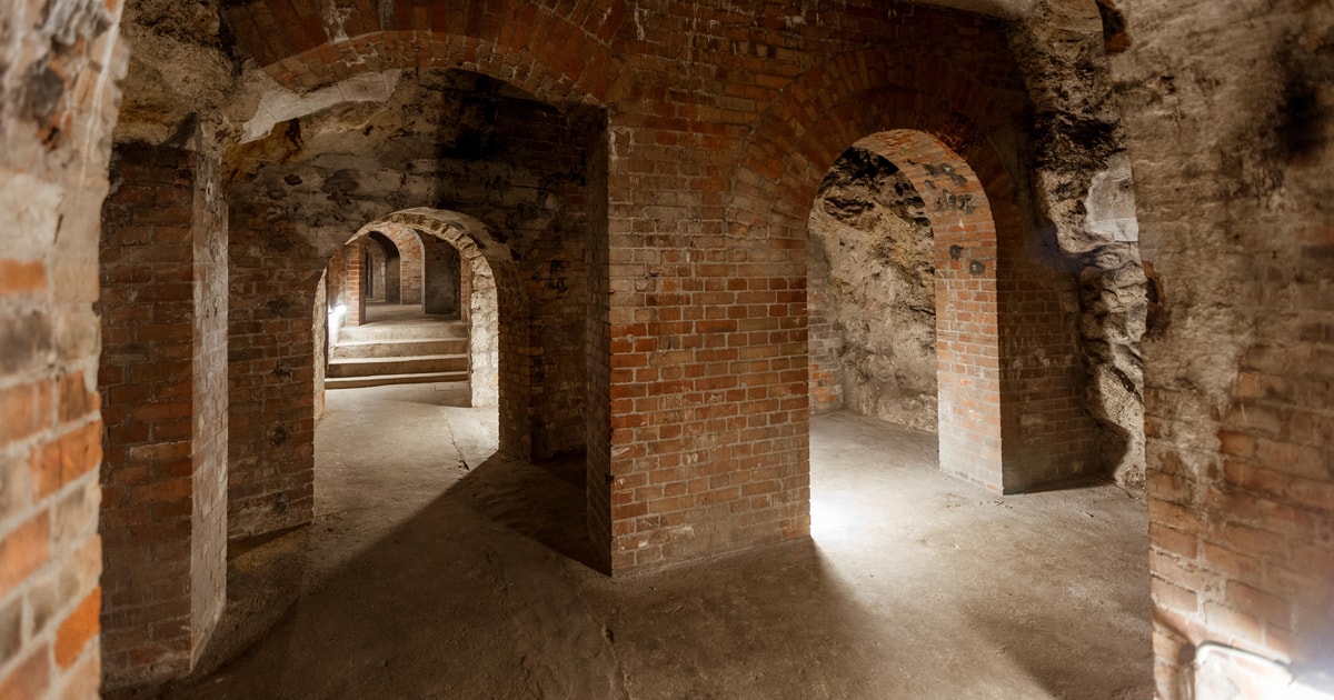 Budapest: The WWII Siege of Buda Castle & Bomb Shelter Tour | GetYourGuide