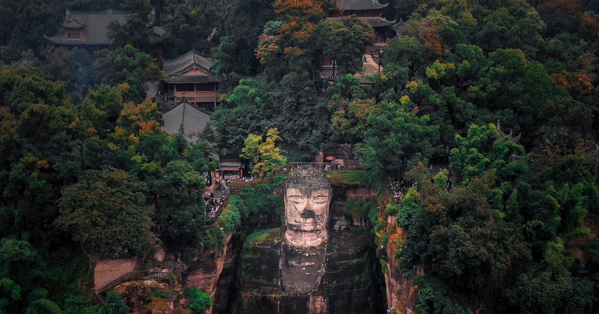Chengdu: Leshan Giant Buddha Hiking Tour | GetYourGuide
