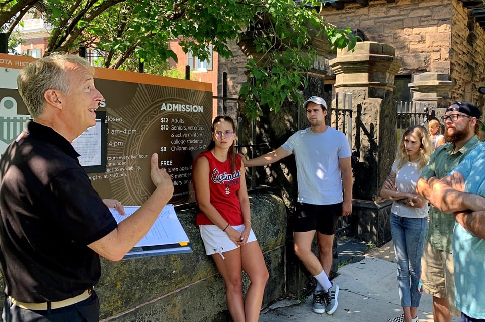 St. Paul: Private Walking Tour Summit Ave Victorian Homes | GetYourGuide