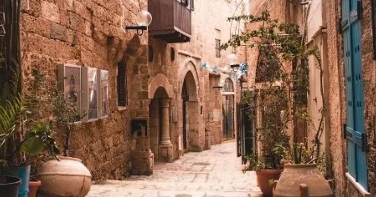 Tel Aviv: Neve Tzedek Neighborhood Walking Tour | GetYourGuide