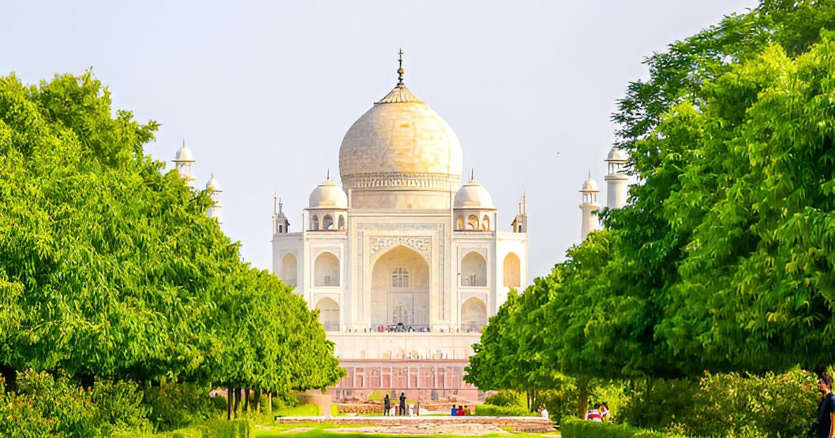 Taj Mahal y la ciudad de Agra: Excursión nocturna desde Delhi con ...