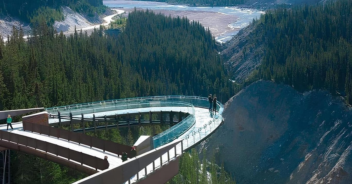 Calgary Banff: Columbia Icefield, Skywalk e tour dei laghi | GetYourGuide