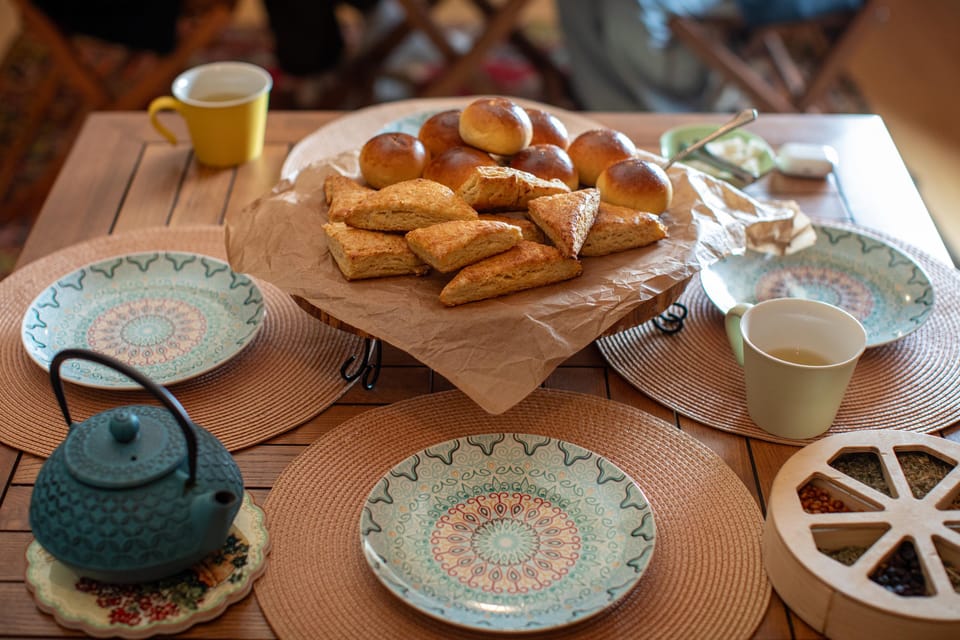 Taste Local Teas & Make Your Own Tea Mix | GetYourGuide