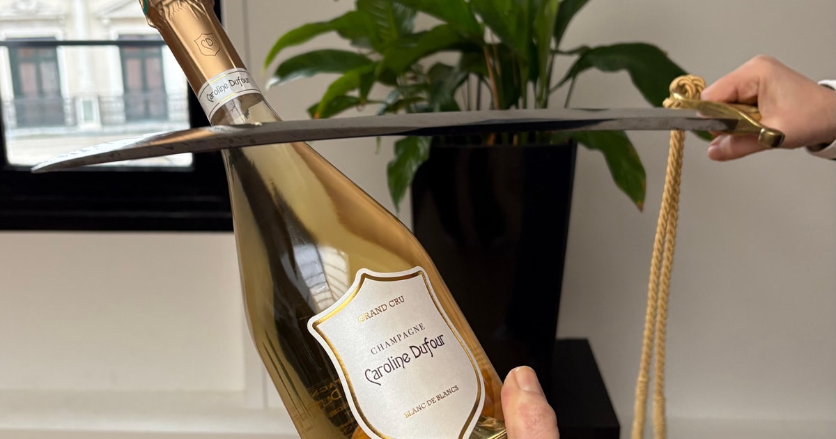 Sabrage Champagne Caroline Dufour à Reims - Cuvée Blanc de Blancs ...