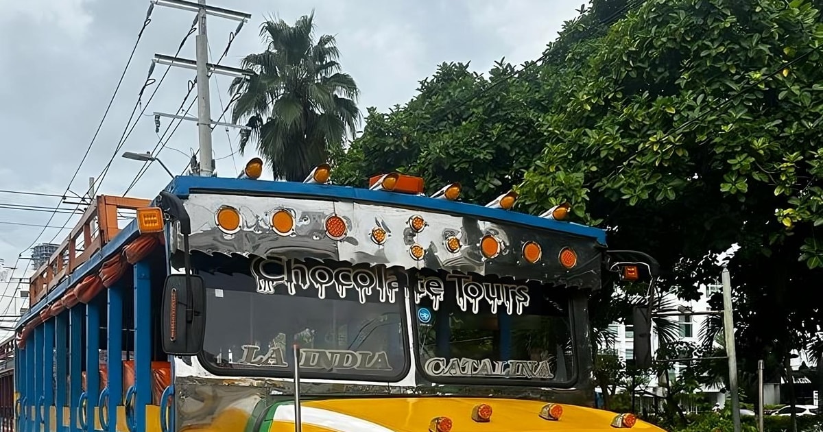 Cartagena: City Highlights Chiva Party Bus Tour de Noche | GetYourGuide