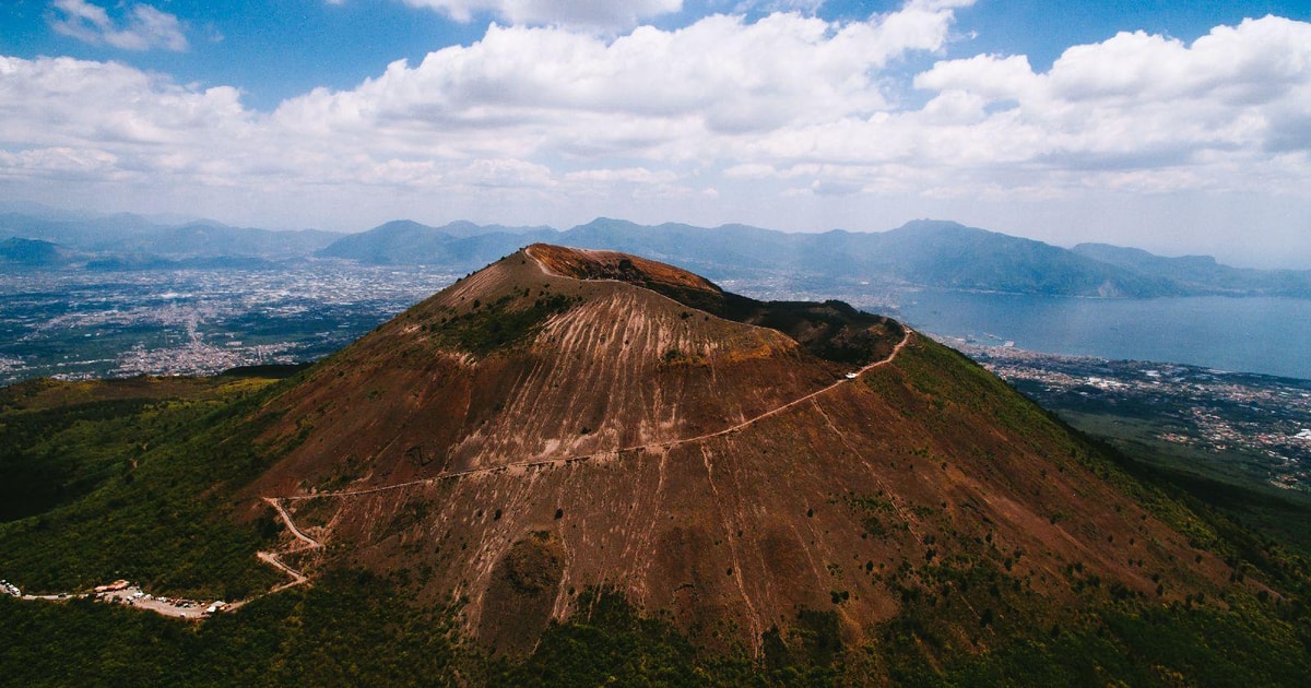 Vesuvius Volcano Experience: från Neapel, Pompeji och Rom | GetYourGuide