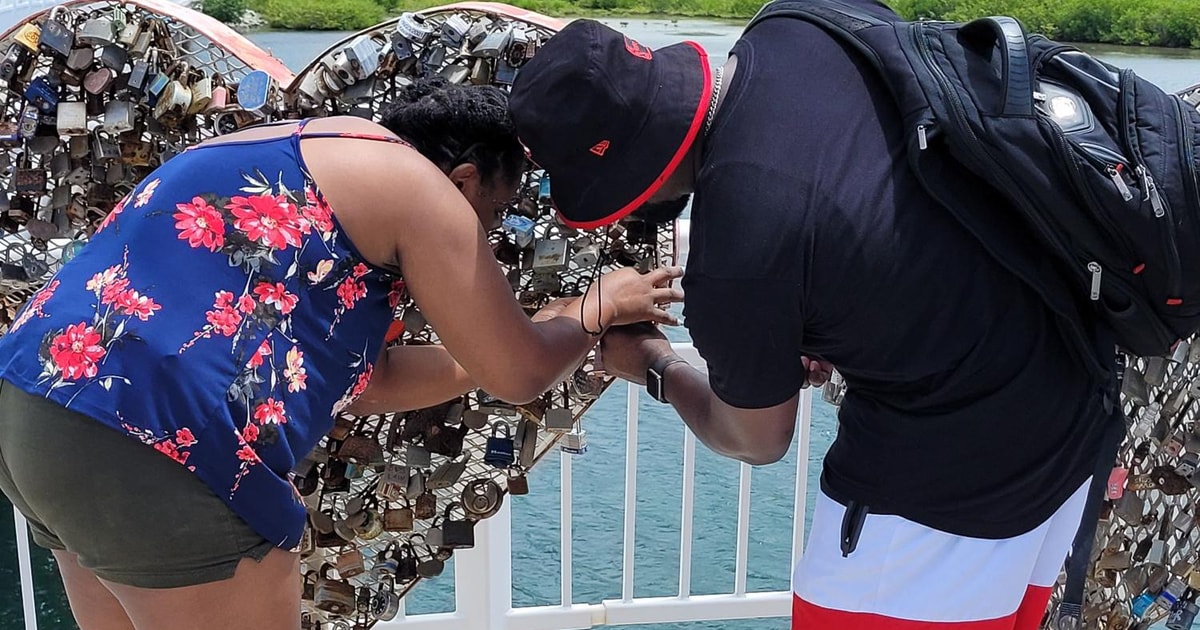 St. Maarten: Strand- und Shoppingtour mit dem Bus | GetYourGuide