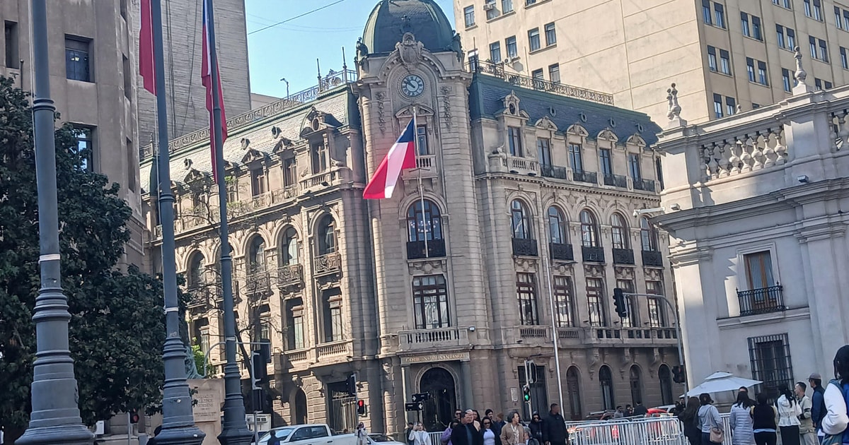 Santiago: Guided City Tour through the historic center of Santiago ...