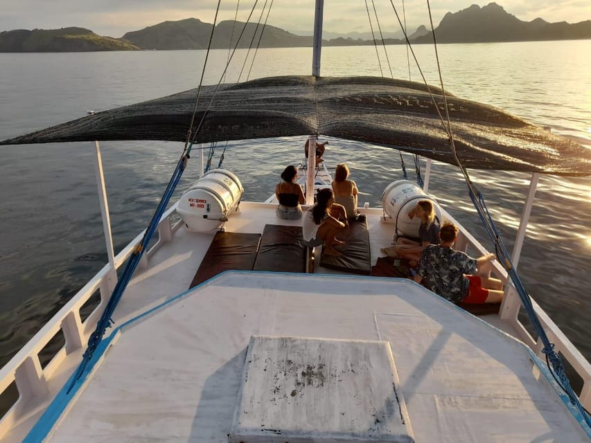 Από το Labuan Bajo Εξερευνήστε το νησί του δράκου του Κομόντο ...