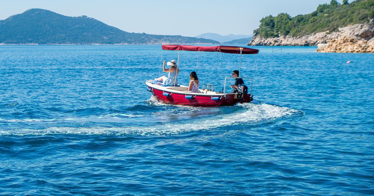 Miete ein kleines Boot ohne Skipper - erkunde die Inseln | GetYourGuide