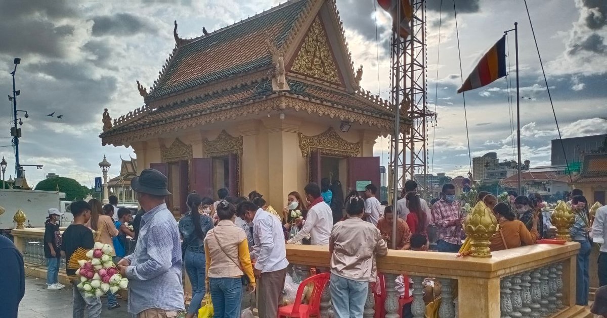 Sightseeing and History Tour in Phnom Penh | GetYourGuide