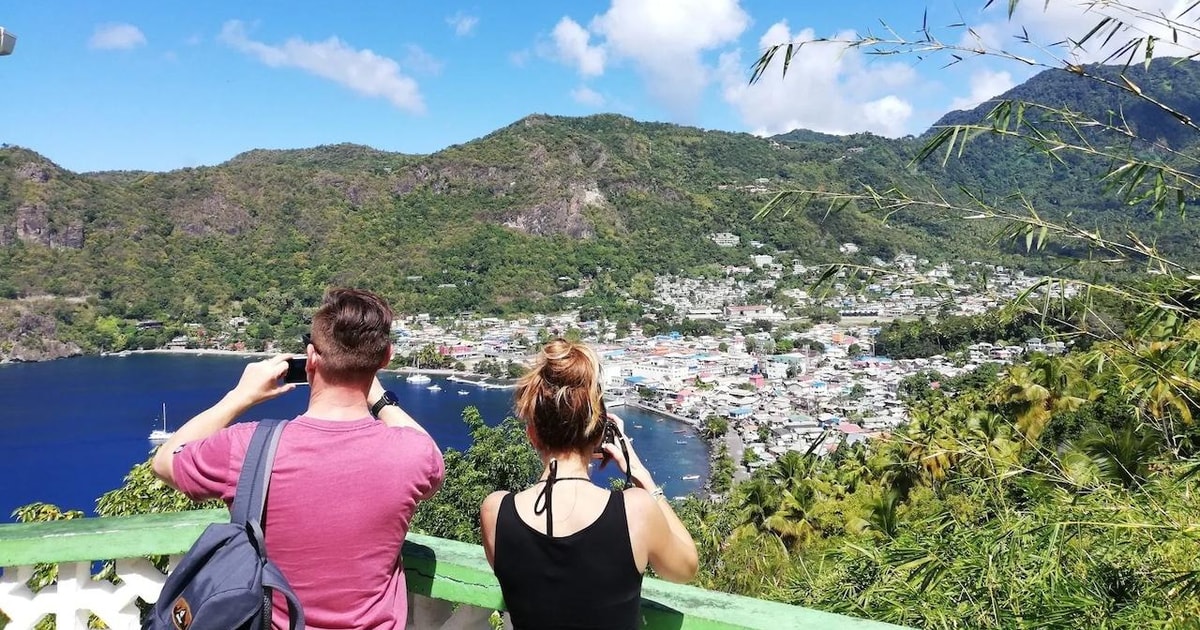 Santa Lucia: escursione di un giorno al vulcano, alla cascata e al ...