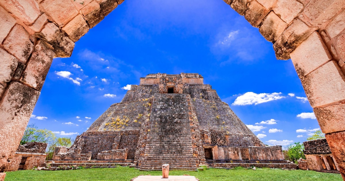 Merida: Tur til de arkæologiske områder Uxmal, Cenote og Kabah ...