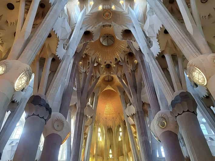 Tour+Ticket: Lights & Shadows of the Sagrada Familia | GetYourGuide
