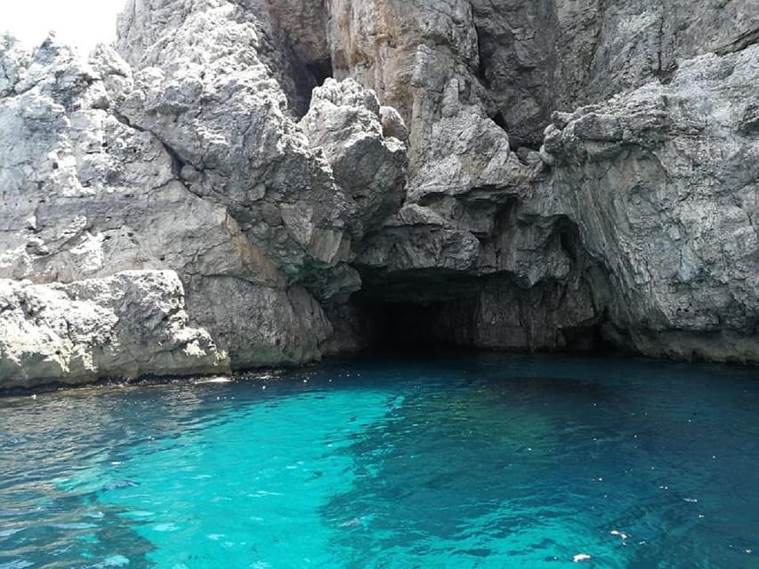 Marettimo Escursioni e tour in barca per visitare le grotte marine ...