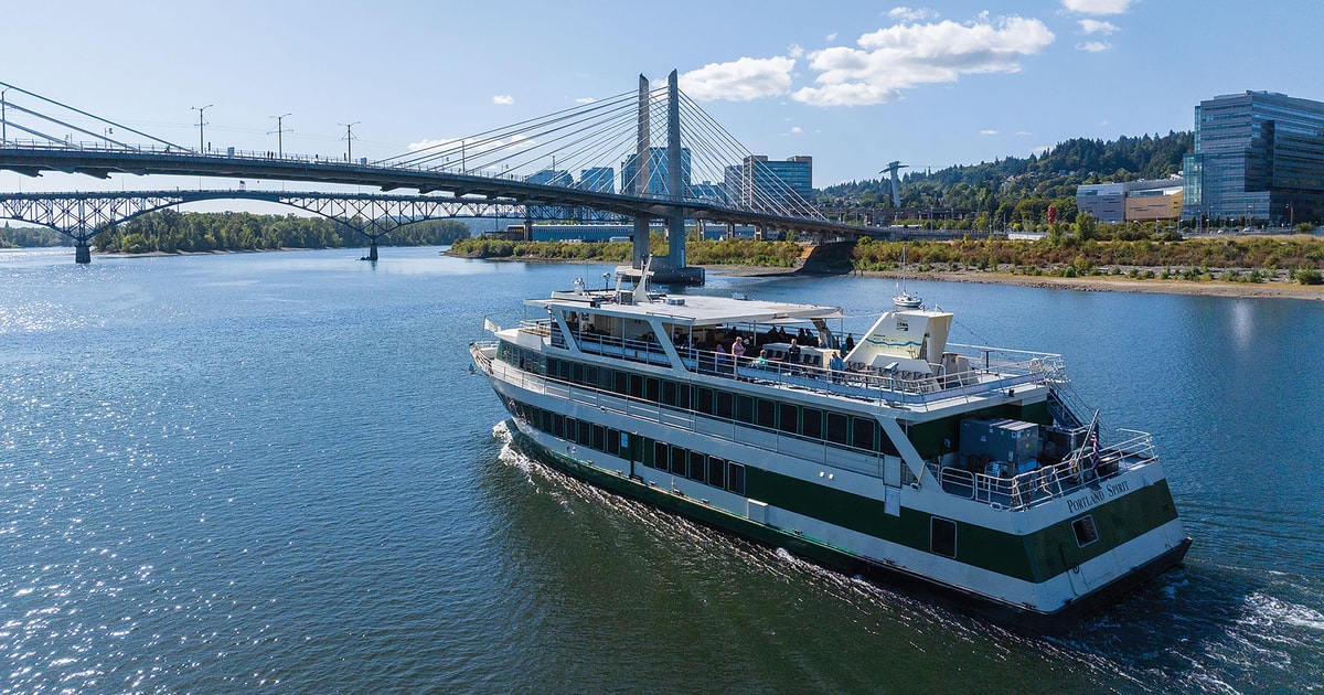 Portland: Champagne Brunch Cruise on Willamette River | GetYourGuide