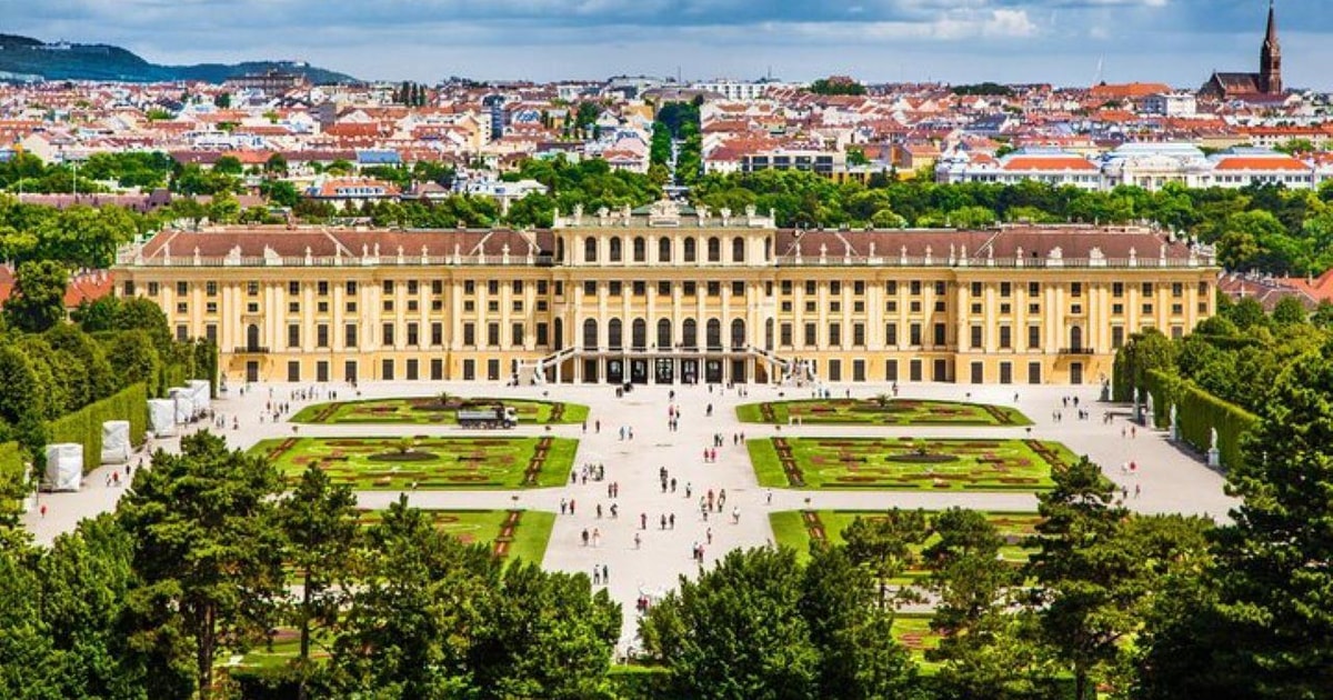 Budapest-Vienna Day Trip | GetYourGuide