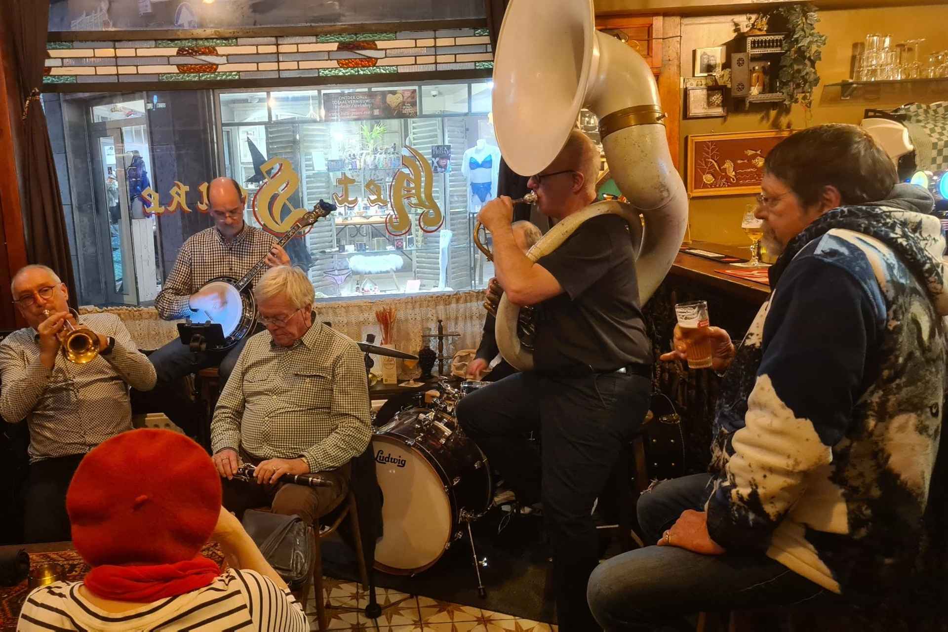 Antwerpen: Kráarrölt um sögufræga borg | Guide to Europe