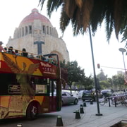 Ciudad de México: Entrada Six Flags + tour con paradas libres por la ...