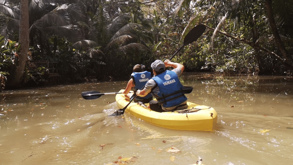 Kajak-tur i La Fortuna: Kajak-safari i Rio Peñas Blancas | GetYourGuide
