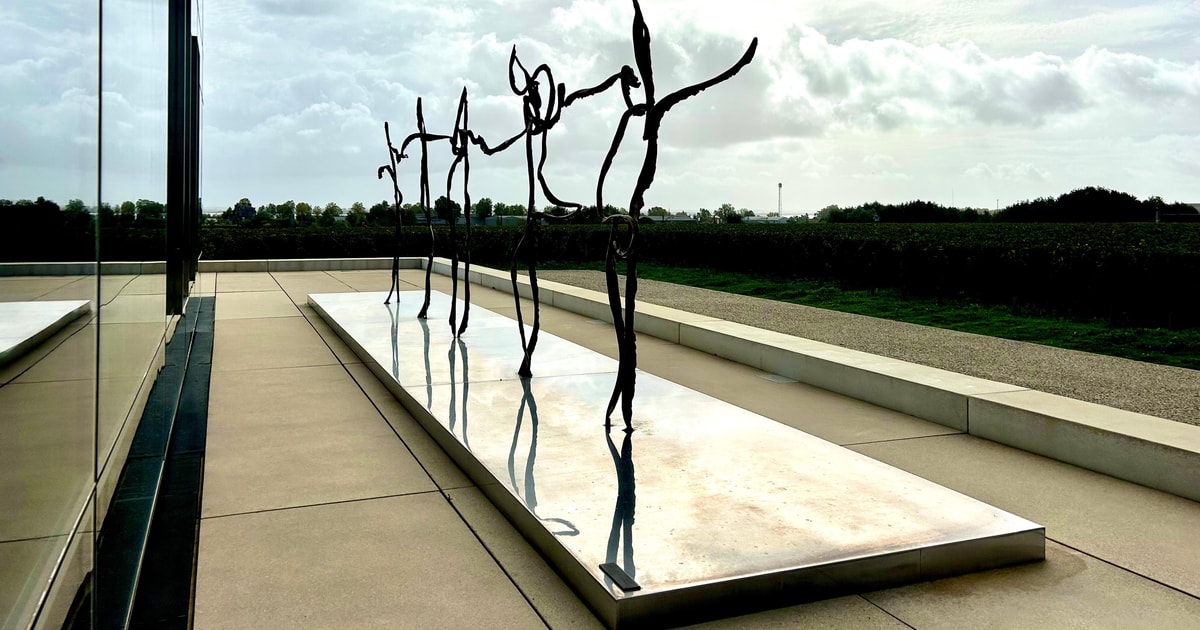 Bordeaux: High-tech wine tourism, innovation, and tastings | GetYourGuide