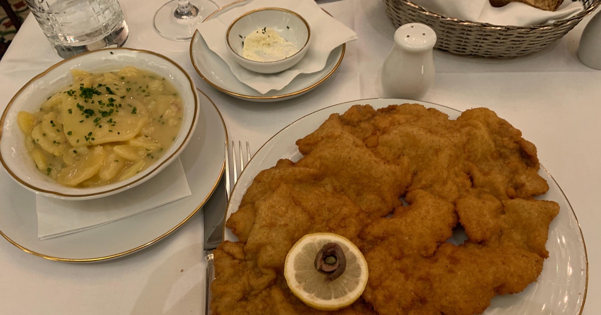 Viena: Degustación del Wiener Schnitzel 5 Sentidos | GetYourGuide