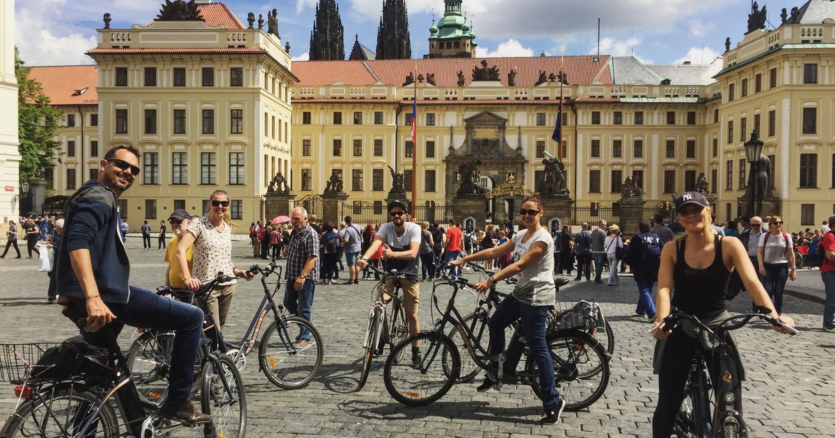Enestående privat cykeltur i Prag | GetYourGuide