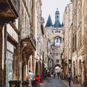 Bordeaux: Photoshoot Experience | GetYourGuide