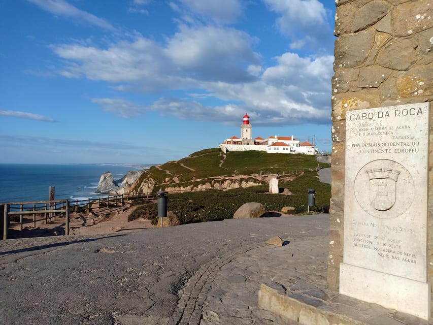 Da Lisbona: Palazzo Pena, Sintra. Cabo da Roca. e Cascais. | GetYourGuide