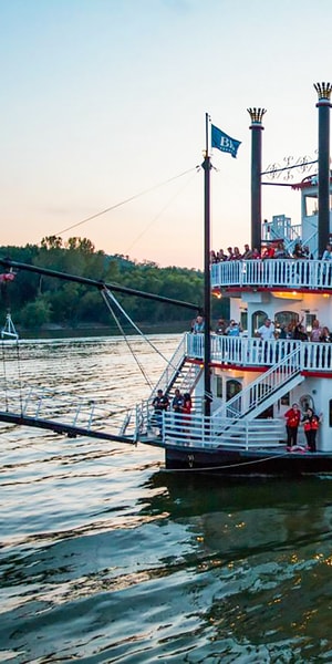 Cincinnati: Sunset Sightseeing Cruise on the Ohio River | GetYourGuide