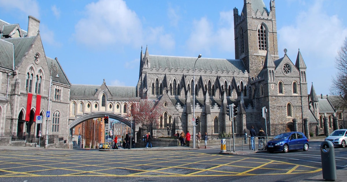 Book of Kells, Dublin Castle, Christ Church Cathedral Tour | GetYourGuide