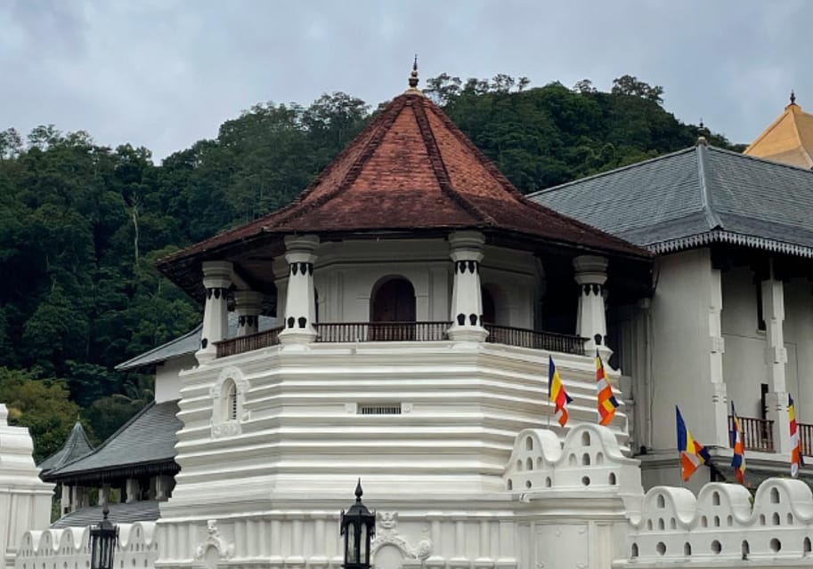 Kandy Scavenger Hunt and Sights Self-Guided Tour Tour | GetYourGuide